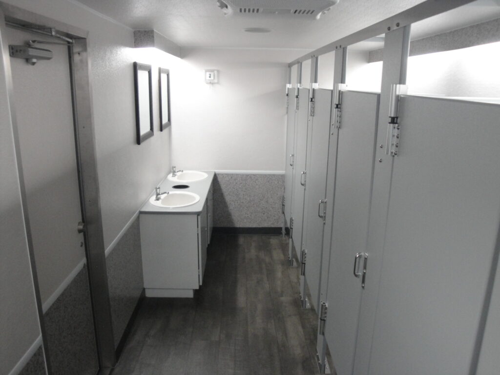 Advantage Restroom | Advanced Containment Systems, Inc.
