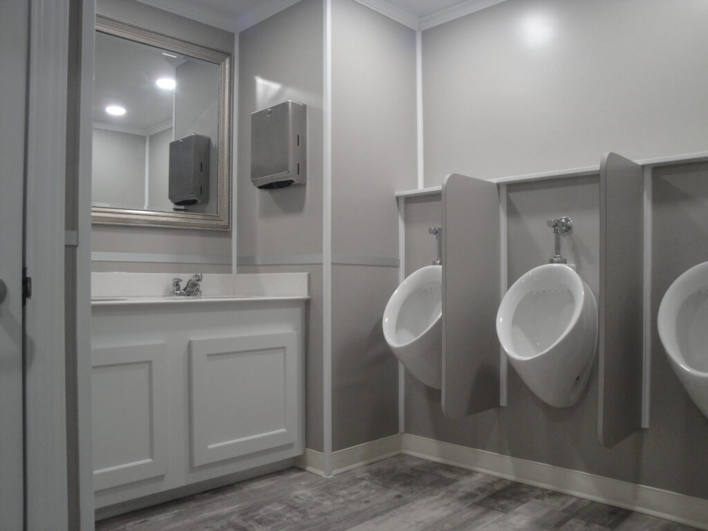 Presidential Mobile Restroom | Advanced Containment Systems, Inc.